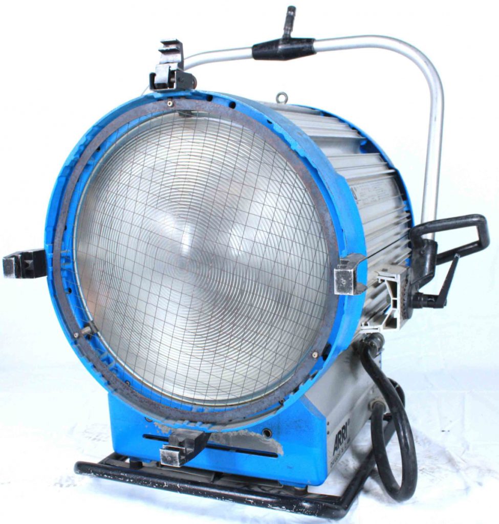 Luces HMI - Alquiler de Daylight Fresnel 12/18 kW - ServiceVision Alquiler
